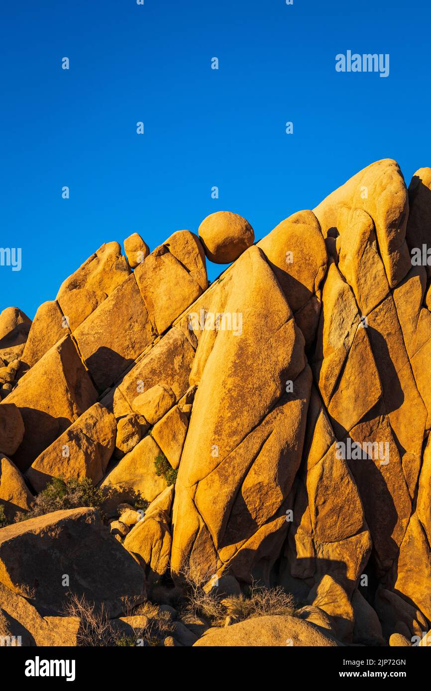 Jumbo rocks national monument hi-res stock photography and images - Alamy