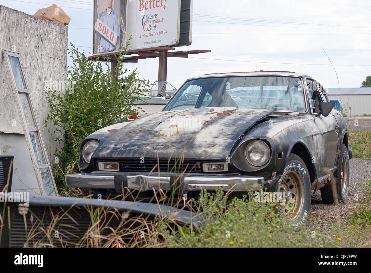 Rusted sports car hi-res stock photography and images - Alamy