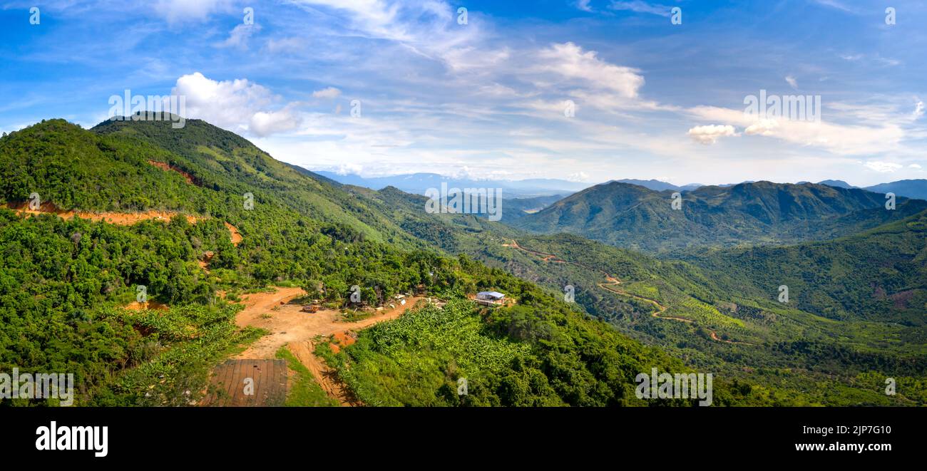 A homestay in the middle of a forest on a high mountain, to get here ...