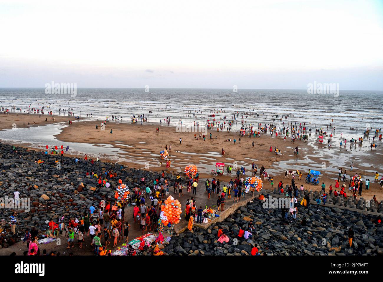 Digha, India. 15th Aug, 2022. Areal a view of a large crowd at the ...