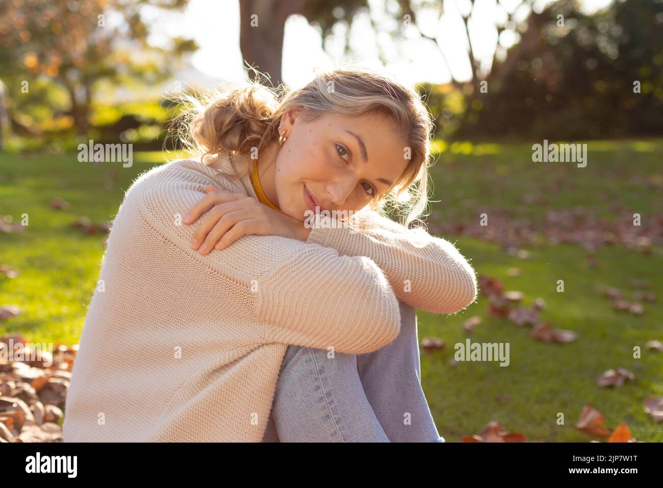 Portrait caucasian woman smiling sitting hi-res stock photography and ...