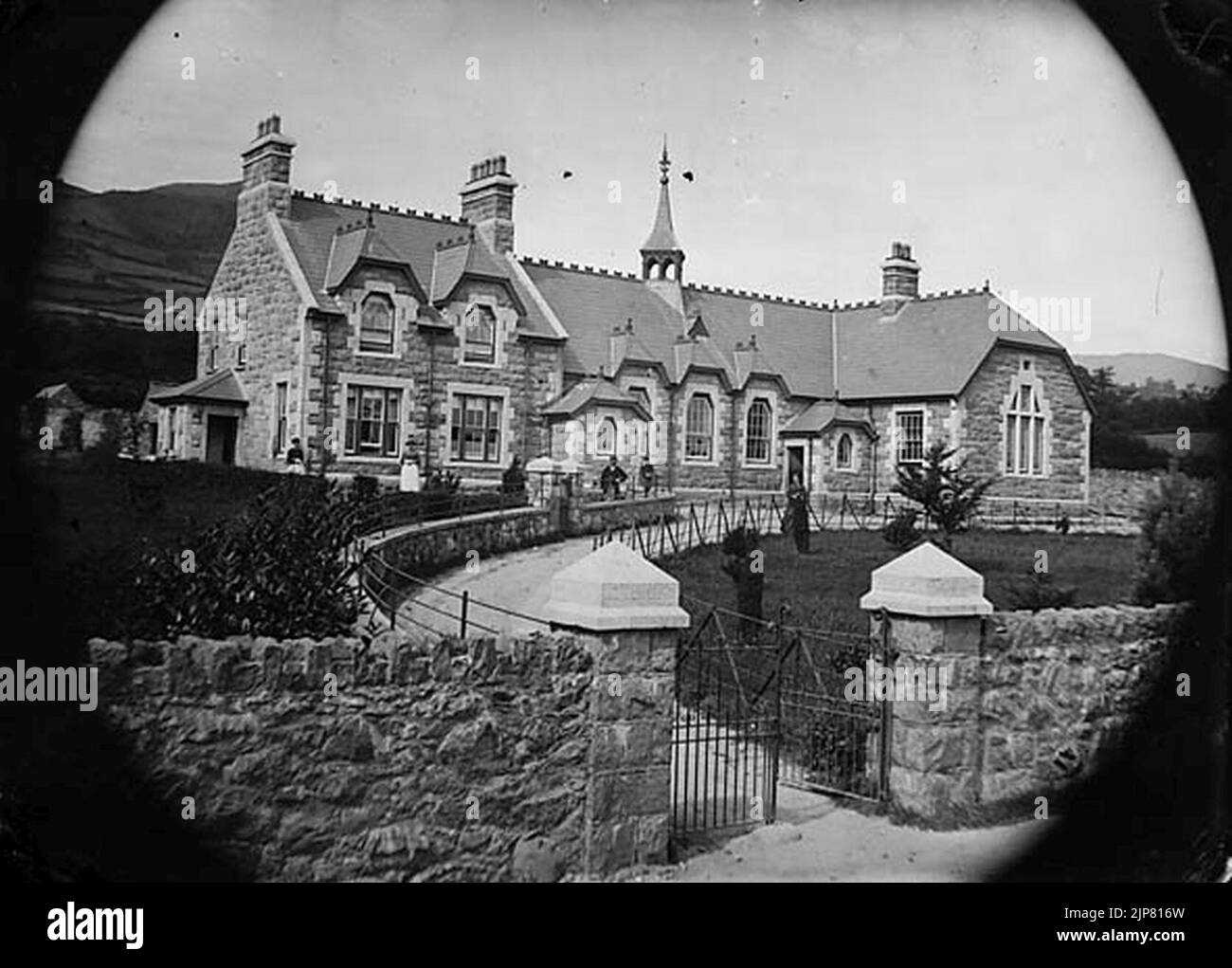 The school, Tal-y-bont (Caerhun, Caern Stock Photo - Alamy