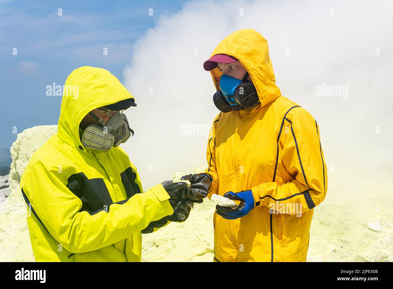 Volcano gas sample hi-res stock photography and images - Alamy