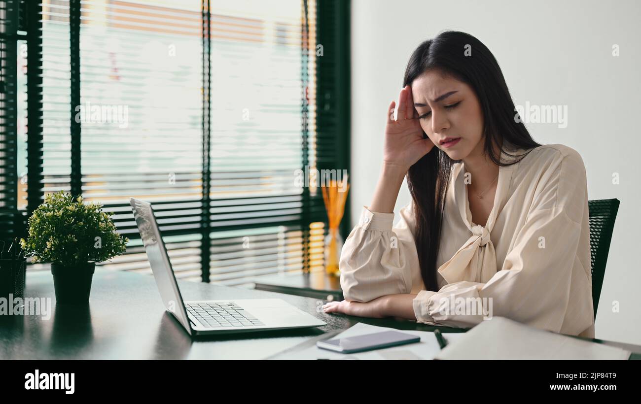 Pressure to find work hi-res stock photography and images - Alamy