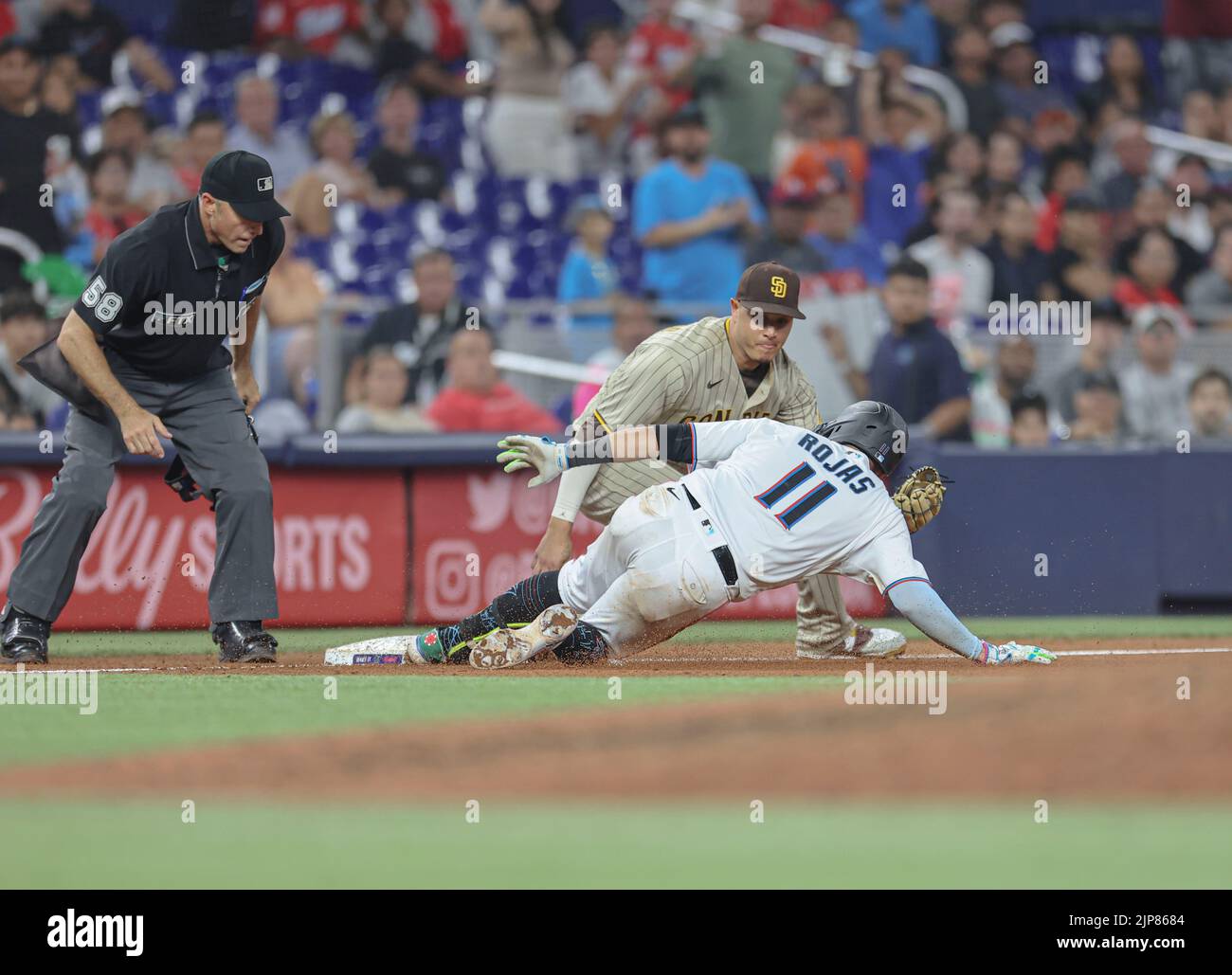 Miami, FL. USA; San Diego Padres starting pitcher Yu Darvish (11 ...