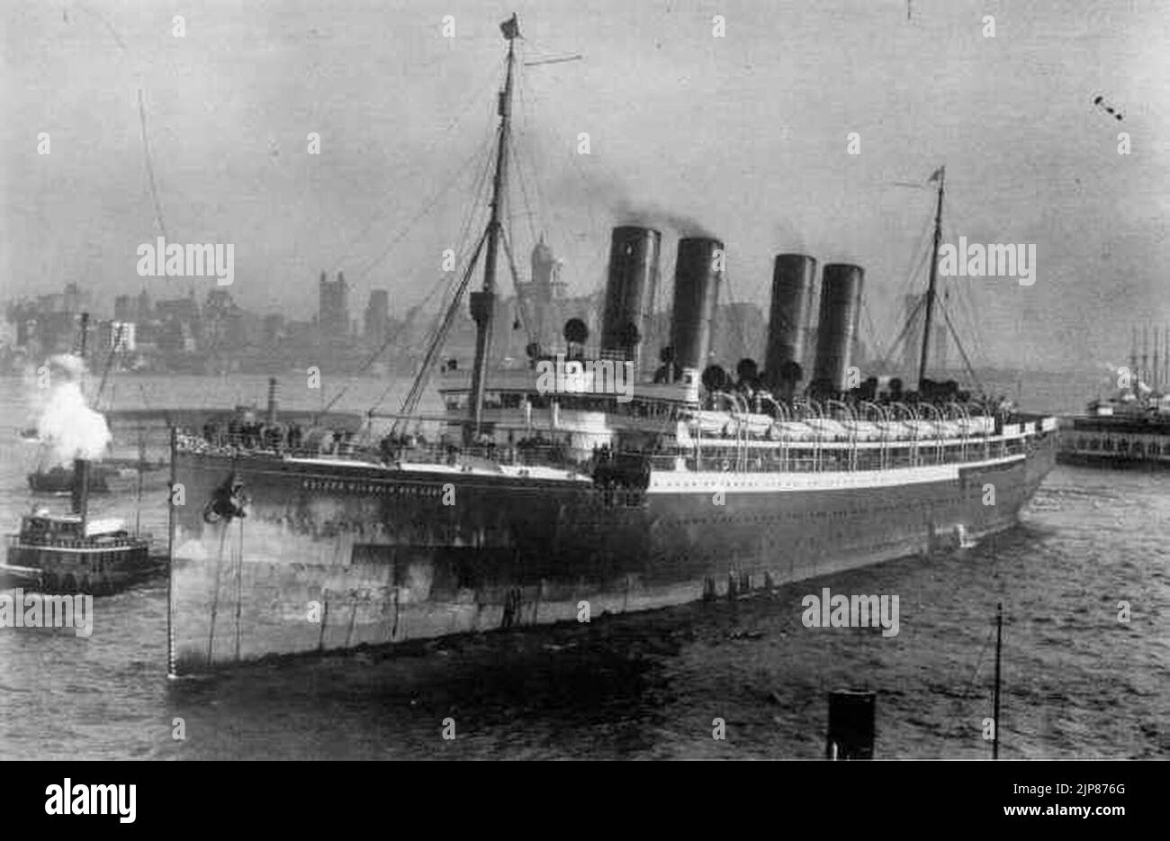 The SS Kaiser Wilhelm der Grosse with tenders Stock Photo - Alamy