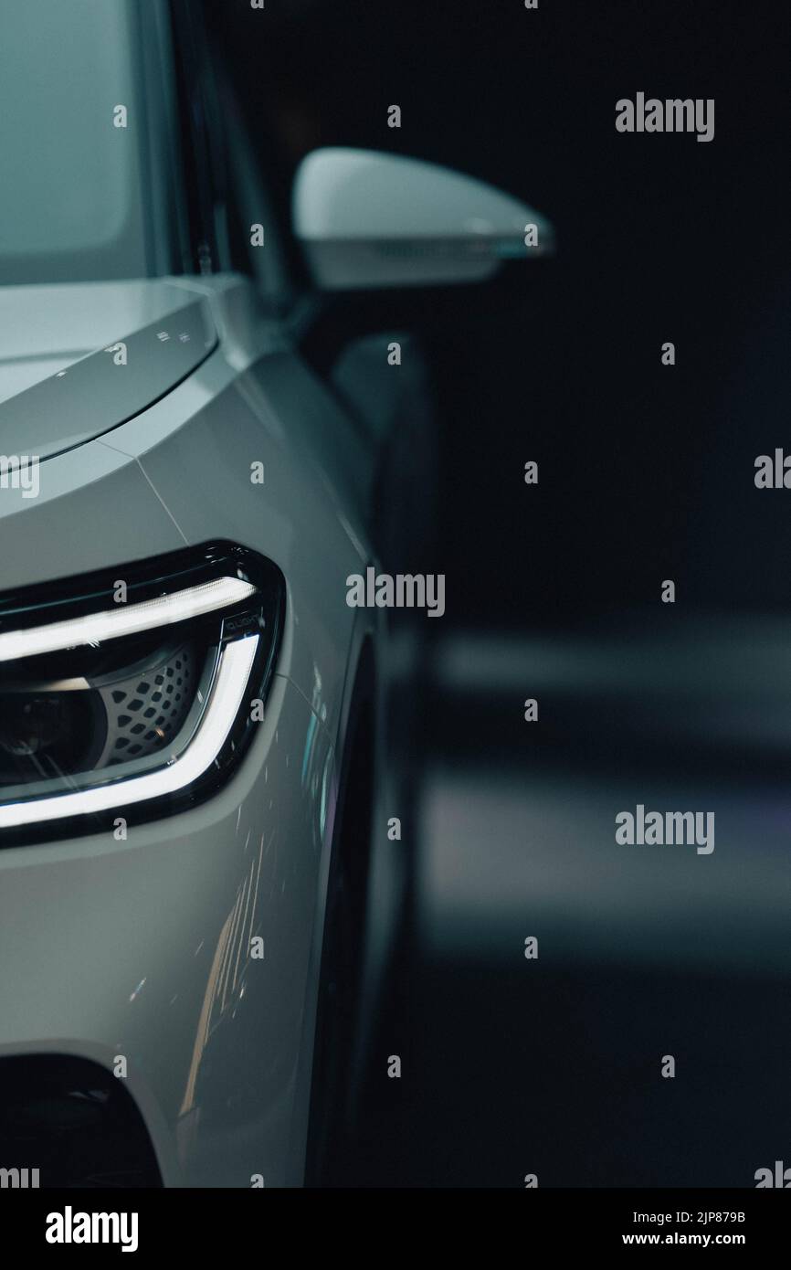 Front side of car hi-res stock photography and images - Alamy