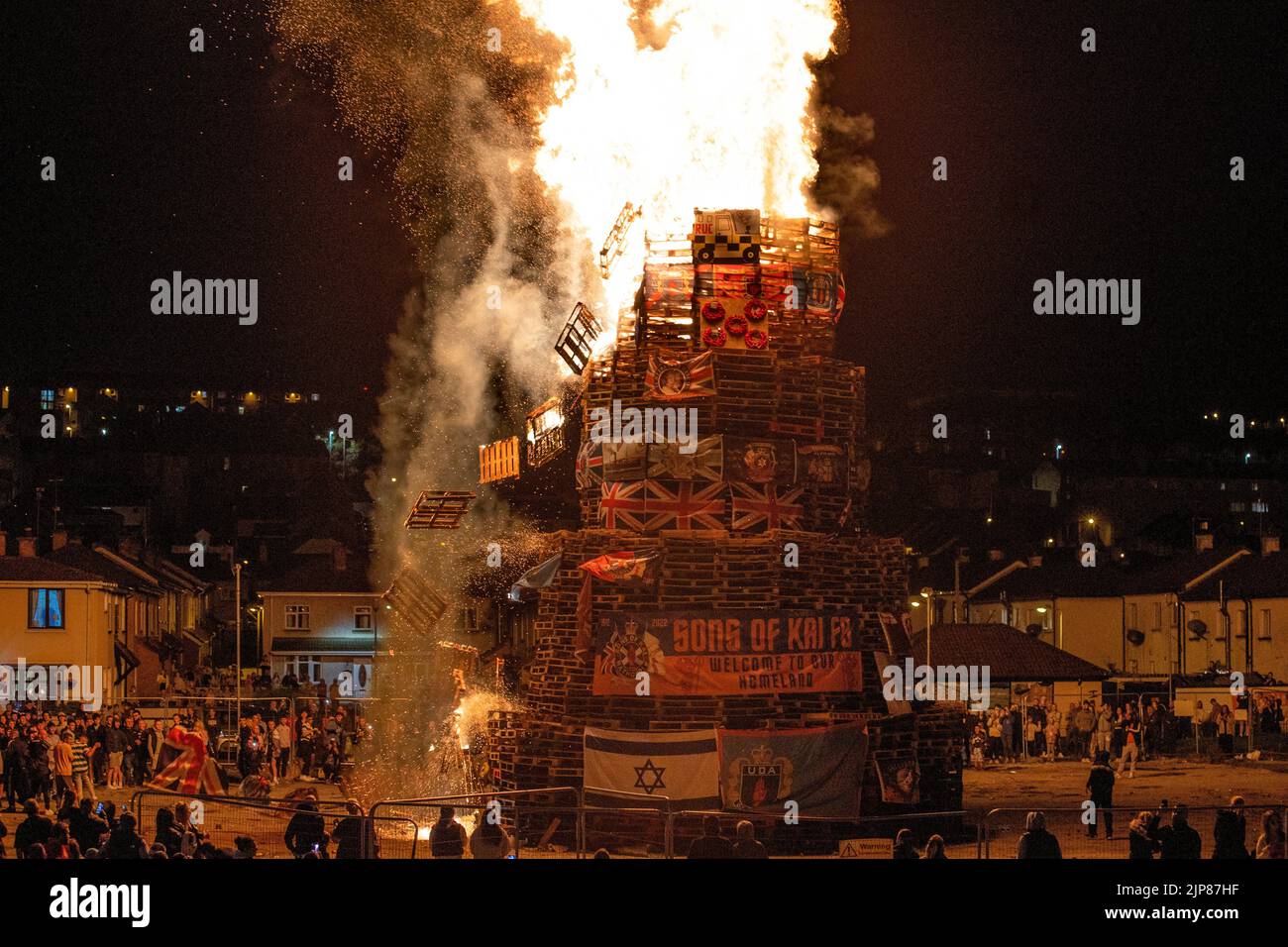Bogside bonfire 2022 hi-res stock photography and images - Alamy