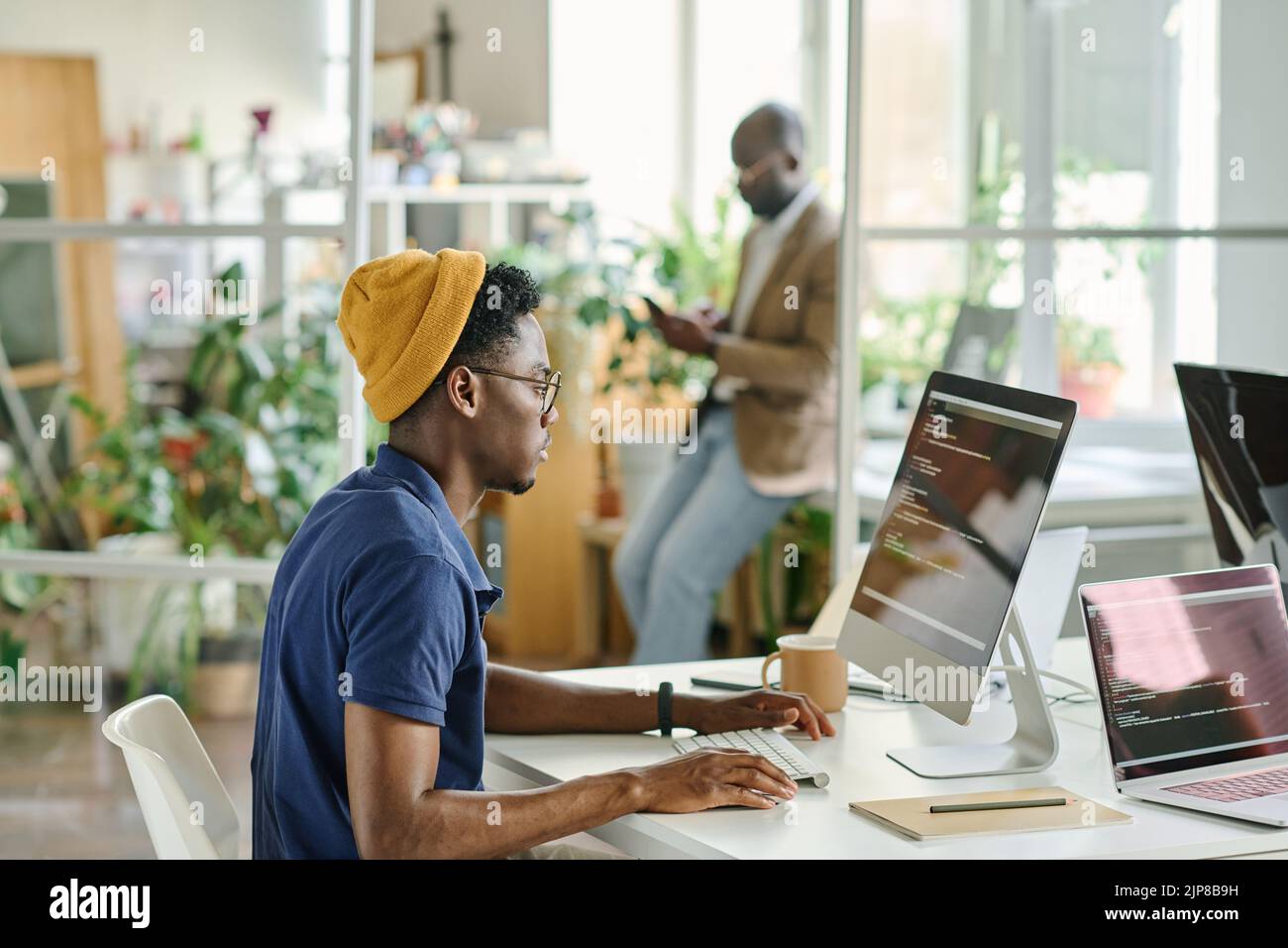 Programmer html hi-res stock photography and images - Alamy