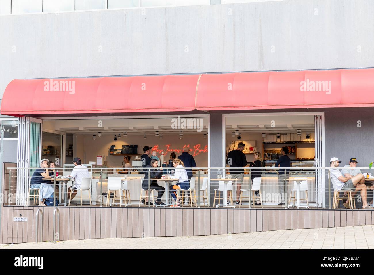 Freshwater Beach Sydney, Mrs Jones artisan bakery store and cafe in the ...