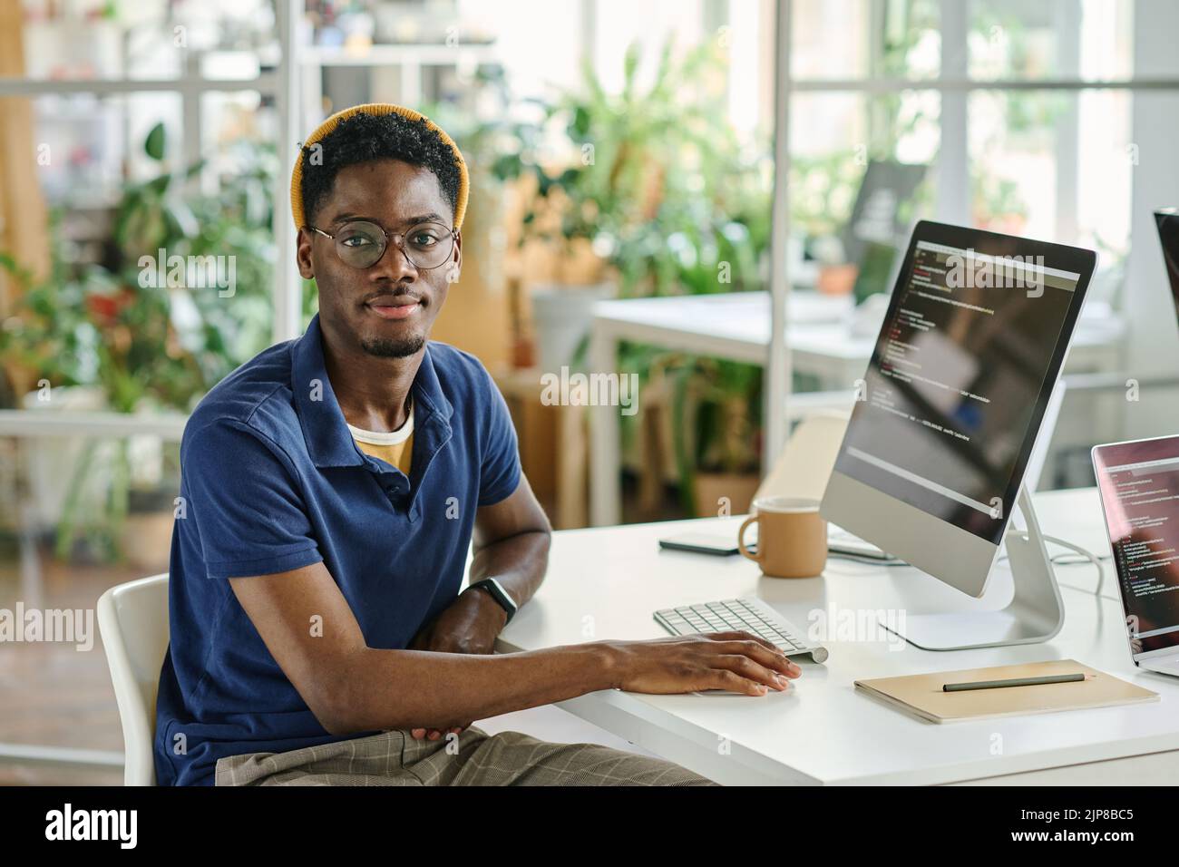 Developer workplace hi-res stock photography and images - Alamy