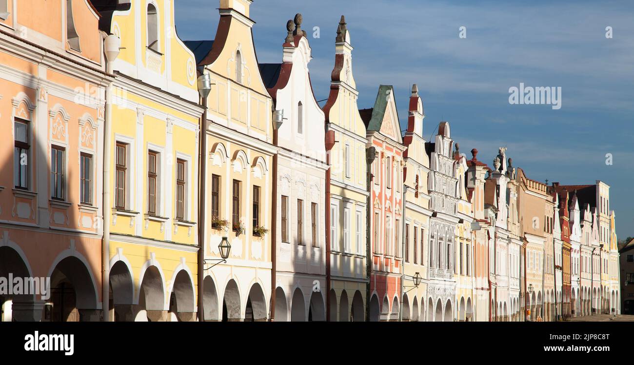 View from Telc town square with renaissance and baroque colorful houses ...