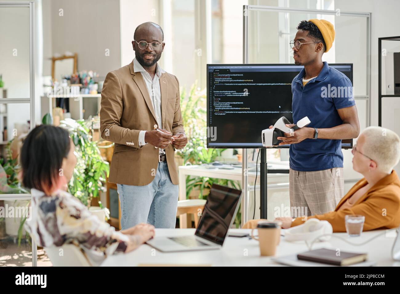 Teamwork virtual hi-res stock photography and images - Alamy