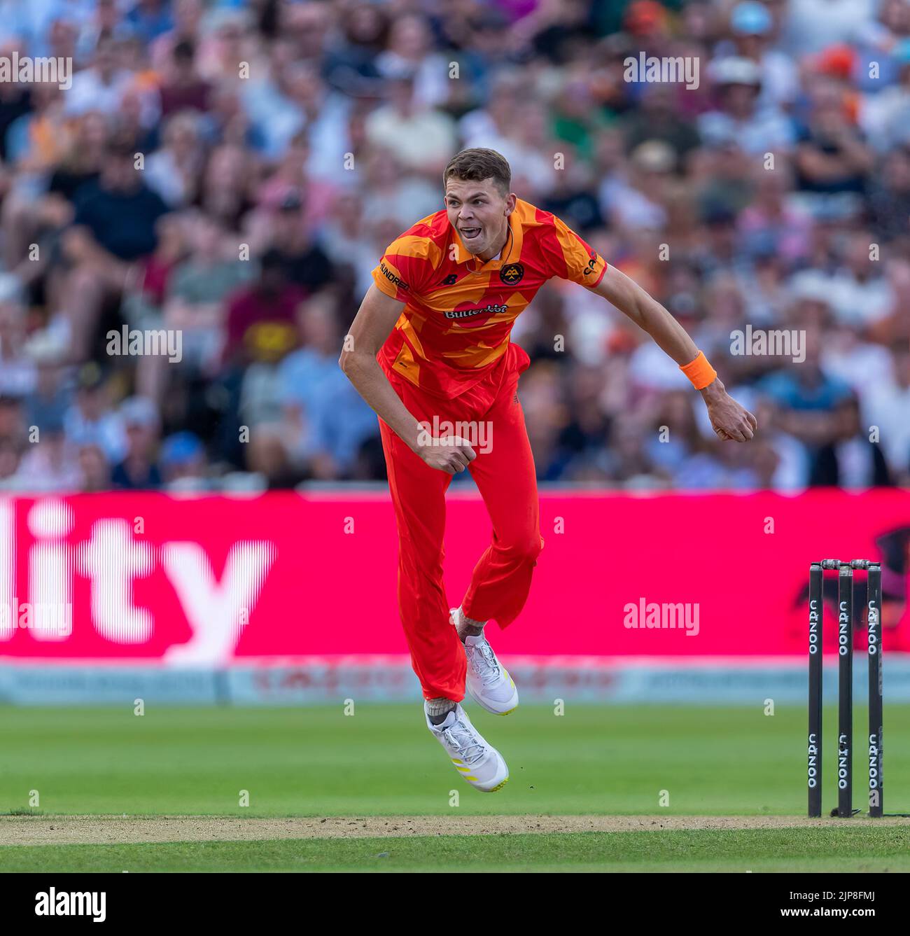 Henry brookes cricket hi-res stock photography and images - Alamy