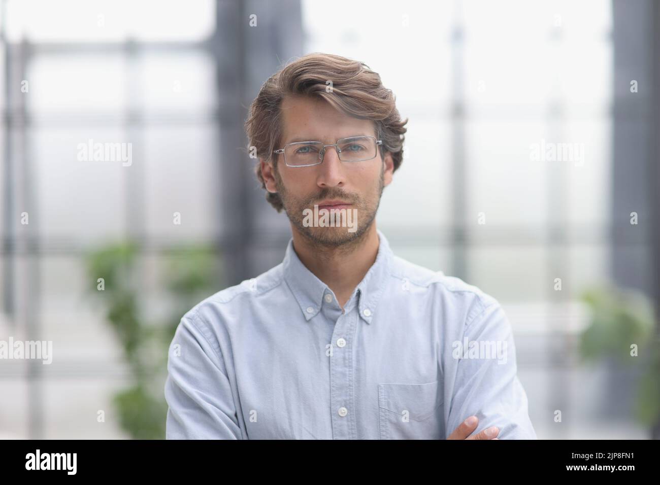 Employee portrait photography office hi-res stock photography and ...
