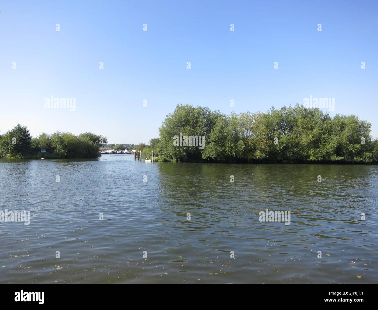 Thames Path National Trail. Long-distance trail. The River Thames ...