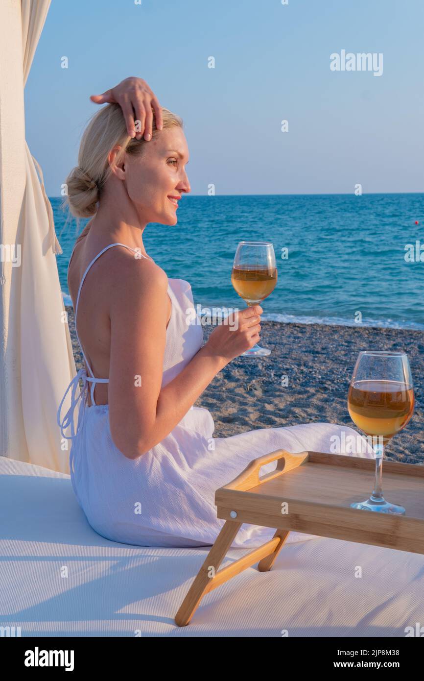 Drinks tray wine rest restaurant sea two copyspace summer cold, for ...