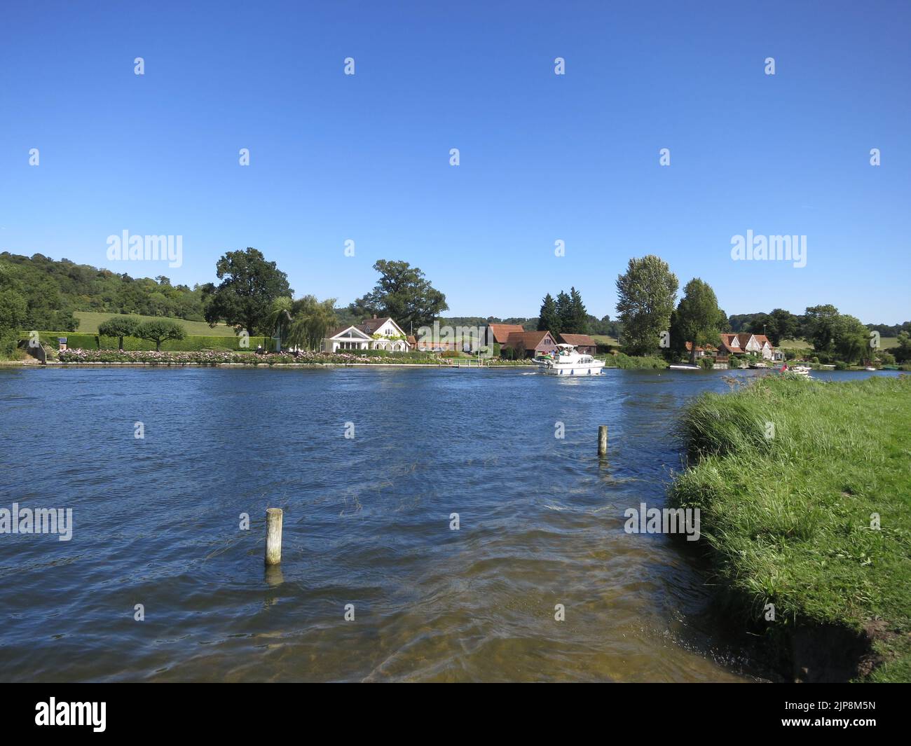 Thames Path National Trail. Long-distance trail. The River Thames ...
