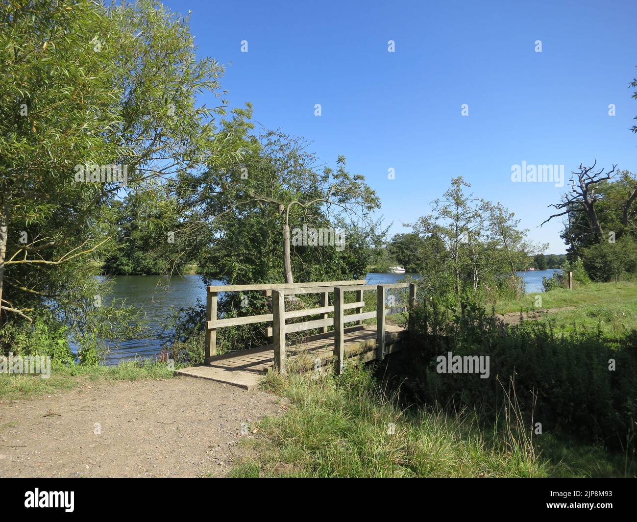 Thames Path National Trail. Long-distance trail. The River Thames ...