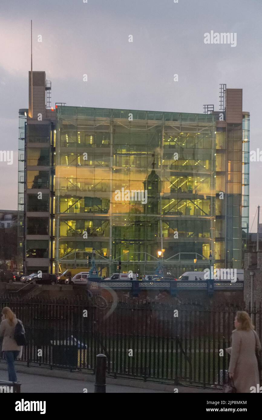 Beautiful glass building hi-res stock photography and images - Alamy