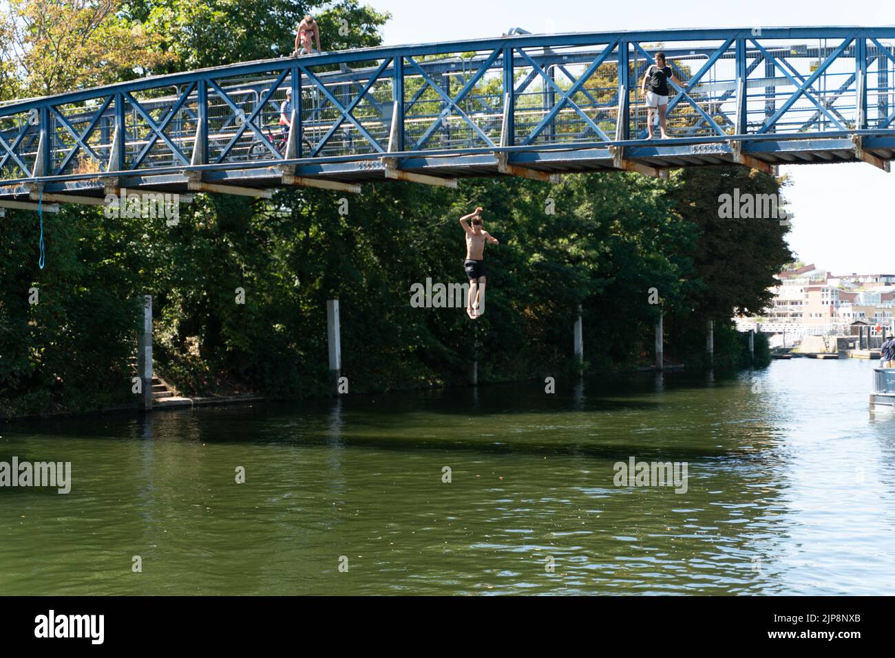 Falling from bridge hi-res stock photography and images - Alamy