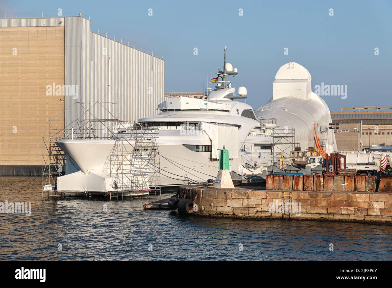 Putin yachts hi-res stock photography and images - Alamy