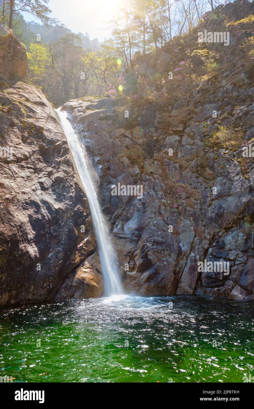 Seoraksan national parks hi-res stock photography and images - Alamy