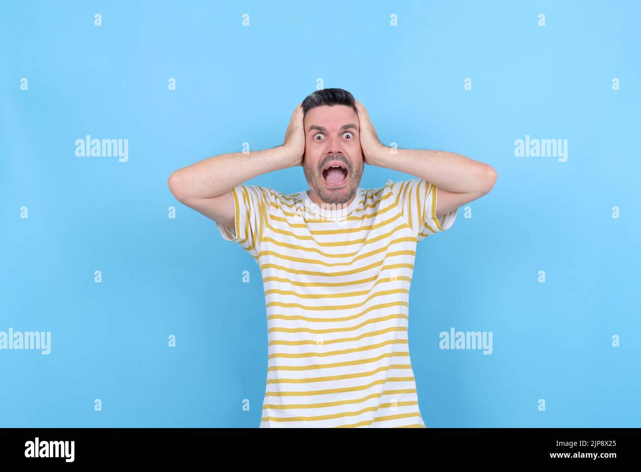 Shock surprise crazy scream hi-res stock photography and images - Alamy