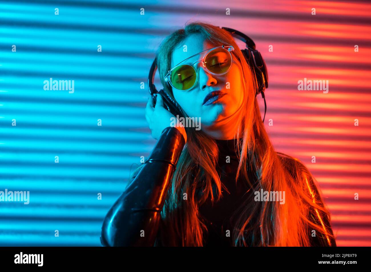 nightlife, light moods, listening music, nightlifes, parties, party ...