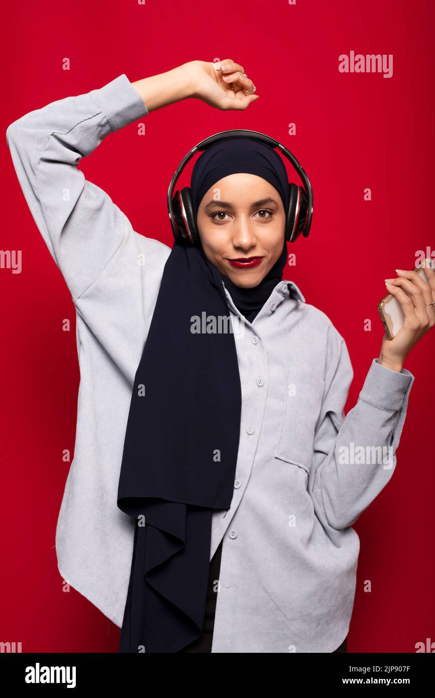 Muslims dancing hi-res stock photography and images - Alamy