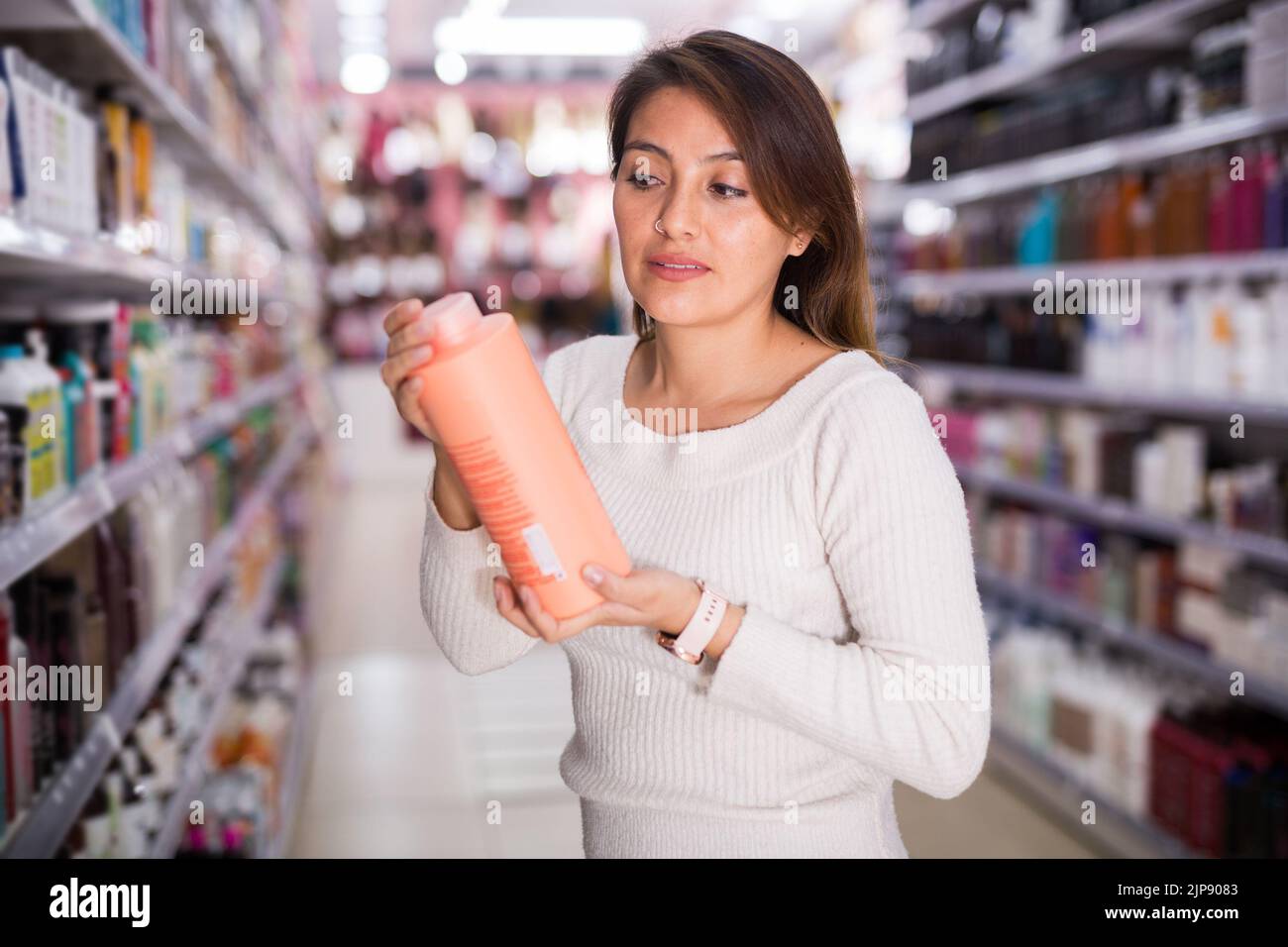 Cosmetic shop hi-res stock photography and images - Alamy