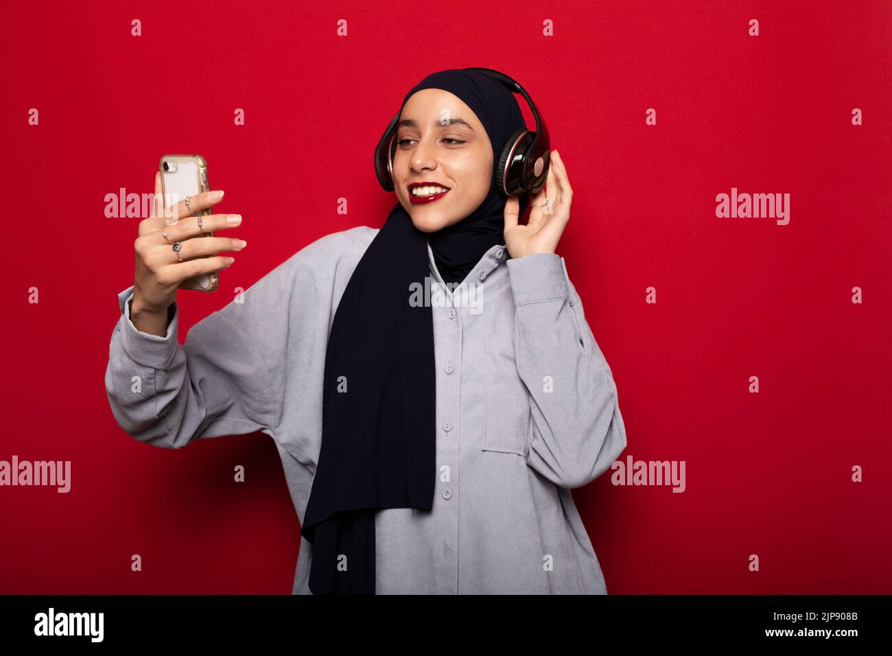 mobile communication, muslim, listening music, hijab, mobile ...
