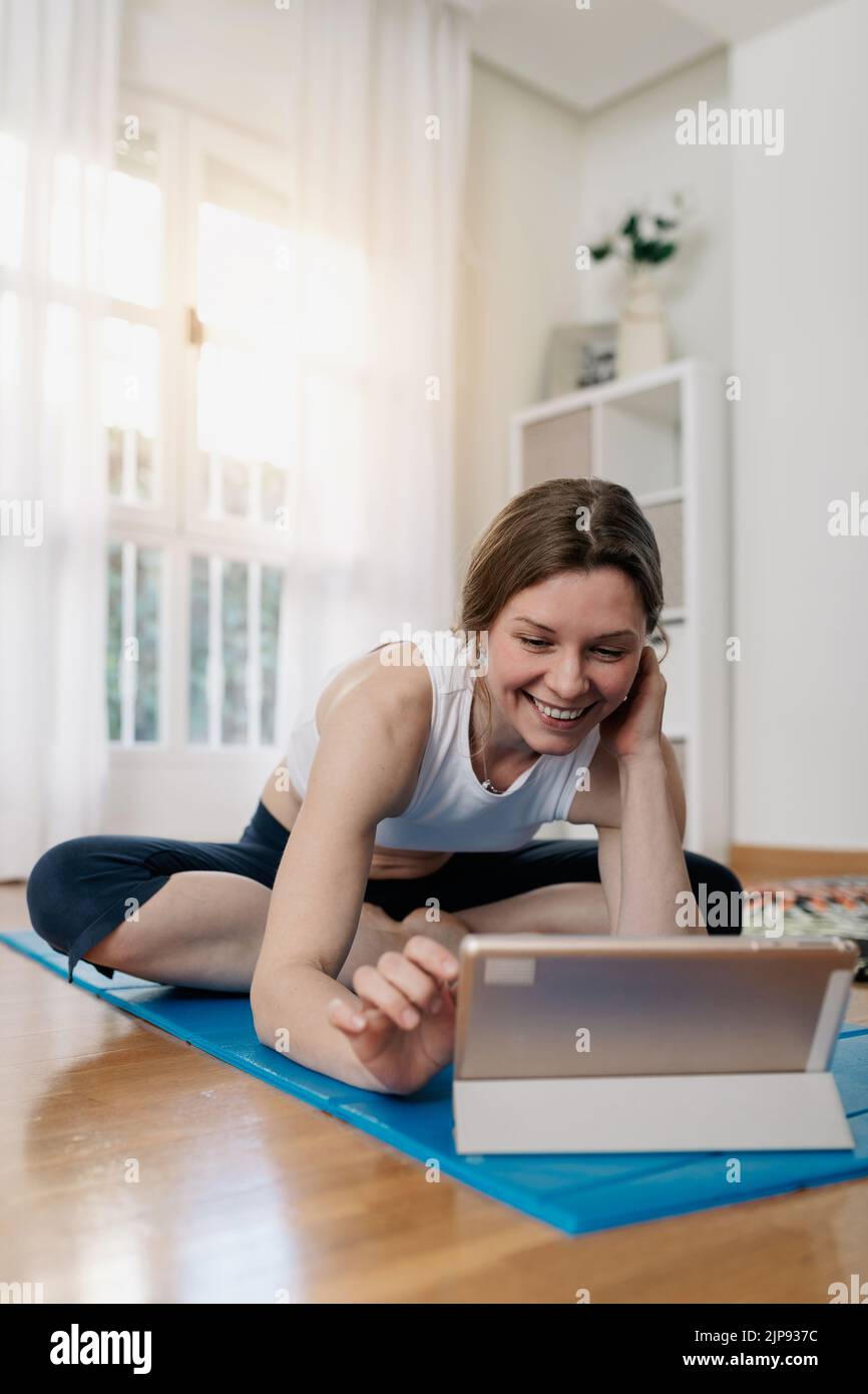 home, yoga, yoga class, yogaklasse, homes, yogas Stock Photo - Alamy