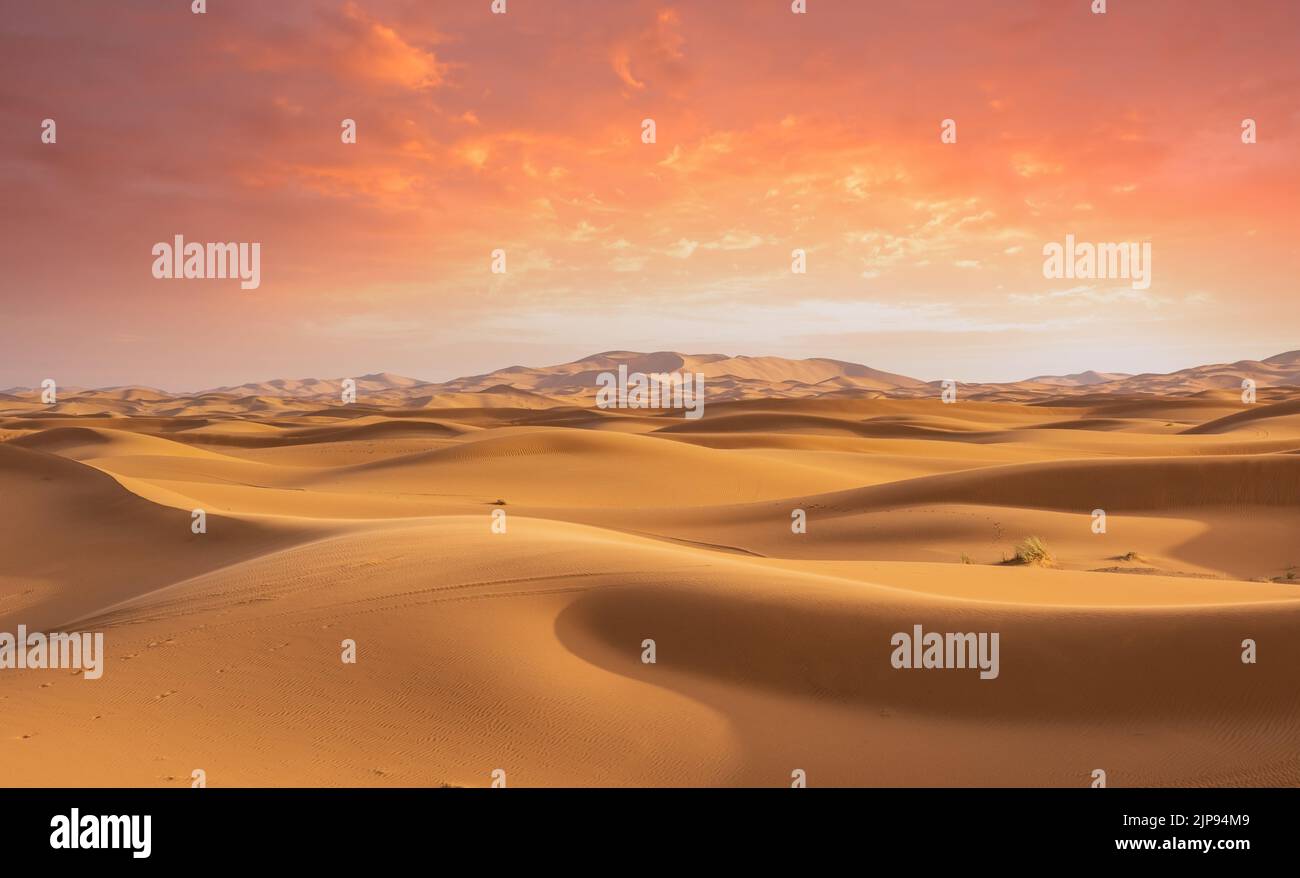 Majestic beautiful scene of Merzouga dunes of Sahara desert Morocco ...