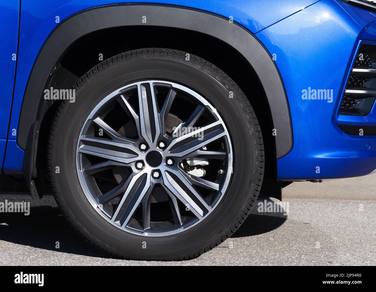 New car wheel close up photo, modern SUV details Stock Photo - Alamy