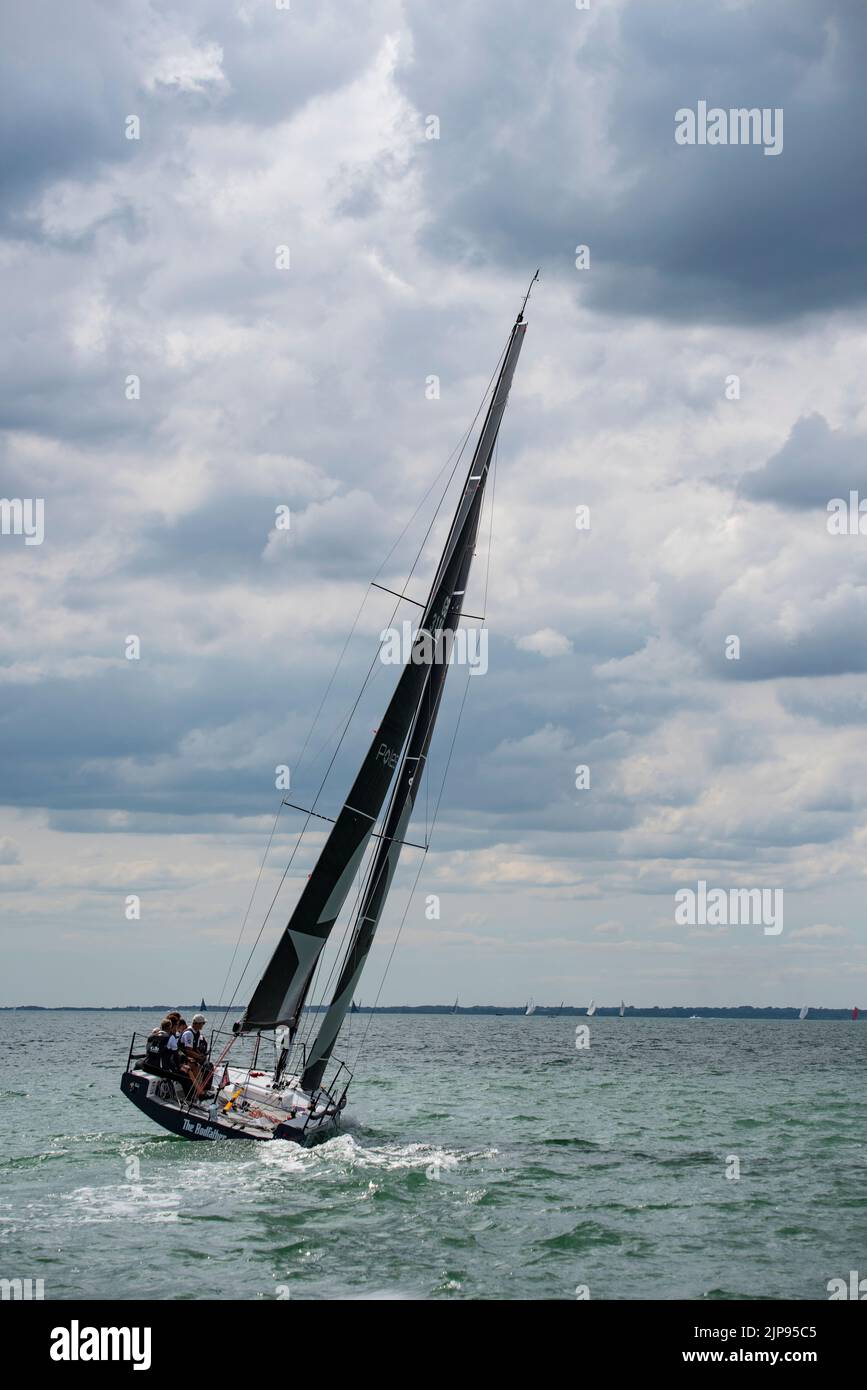 Charlie Whelan's Cape 31 Racing Yacht The Bodfather zipping along to a ...