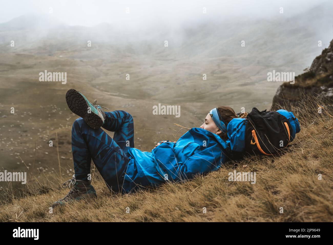 resting, break, trekking, backpackerin, rest, breaks Stock Photo - Alamy