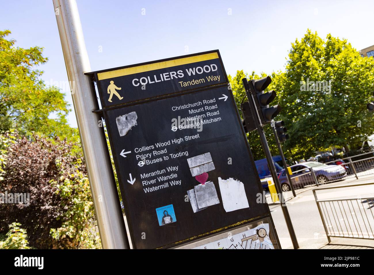 Colliers wood sign hi-res stock photography and images - Alamy