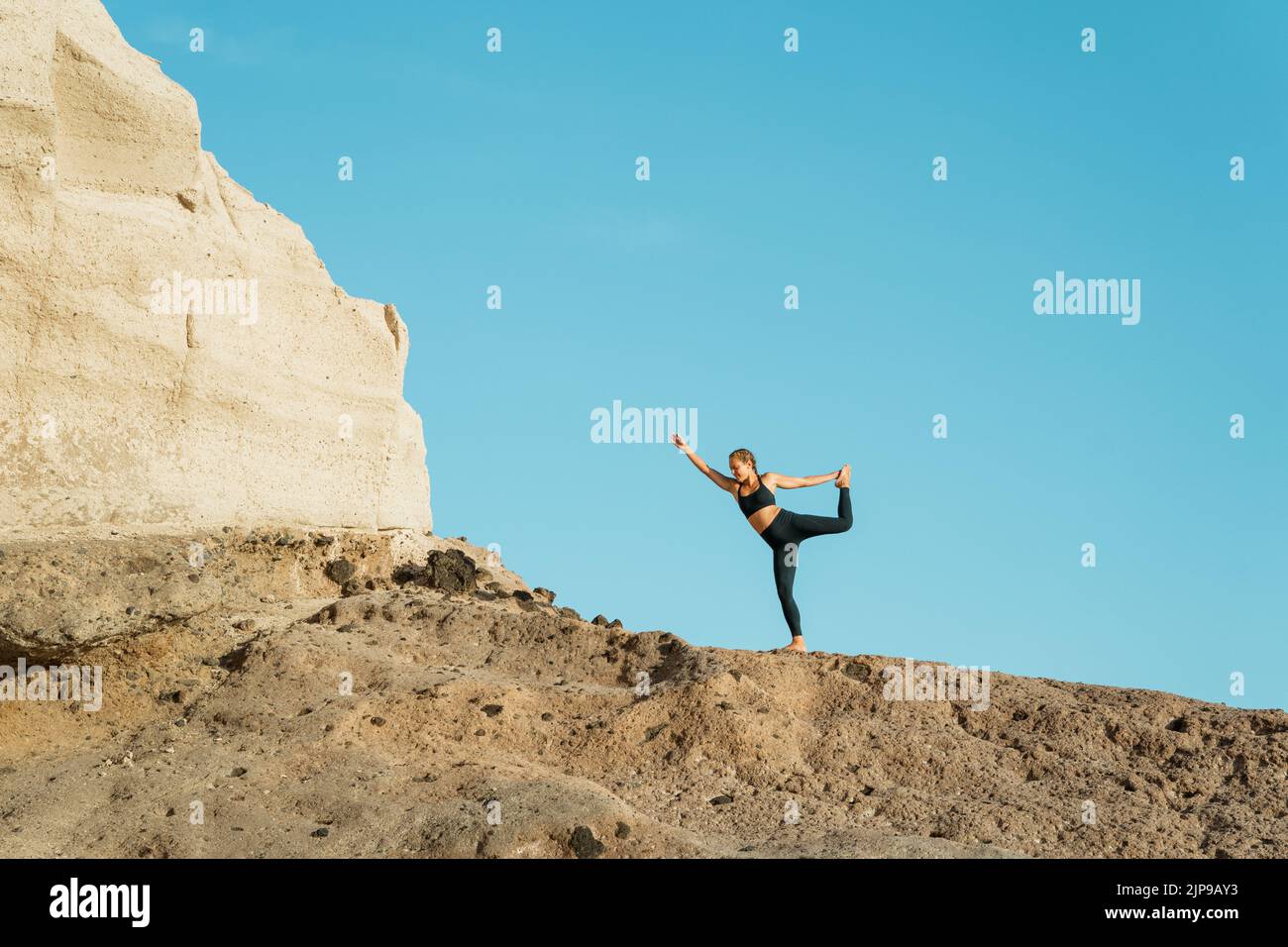 balance, yoga, asana, outdoor yoga, balances, yogas Stock Photo - Alamy