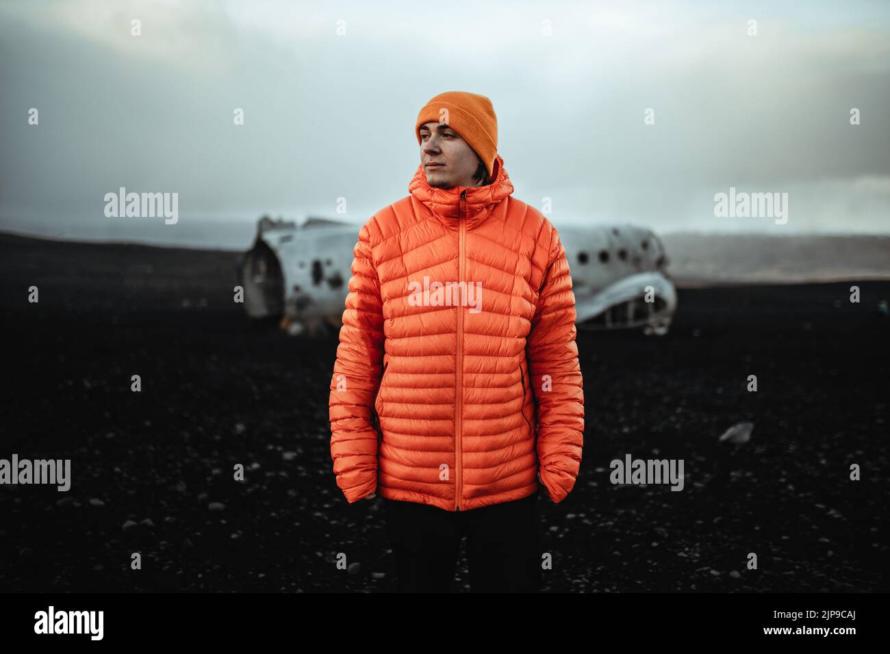 iceland, portrait, hiker, sólheimasandur, schwarzer strand, icelands ...