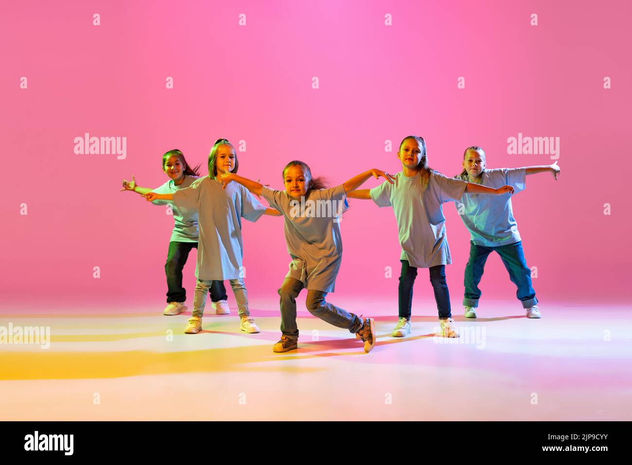 Choreography class hi-res stock photography and images - Alamy
