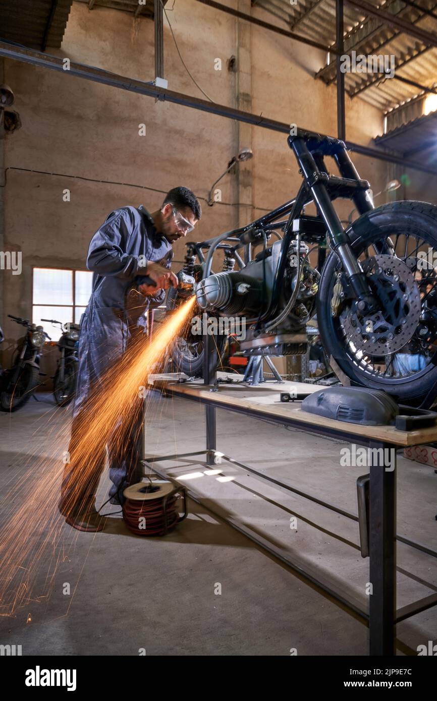 Mechanics workshops hi-res stock photography and images - Alamy