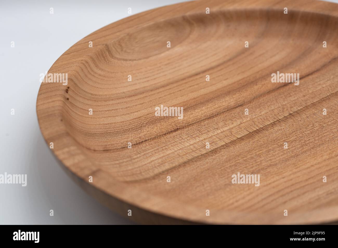 English Handmade Wooden Elm Bowl with nice grain patten Stock Photo - Alamy