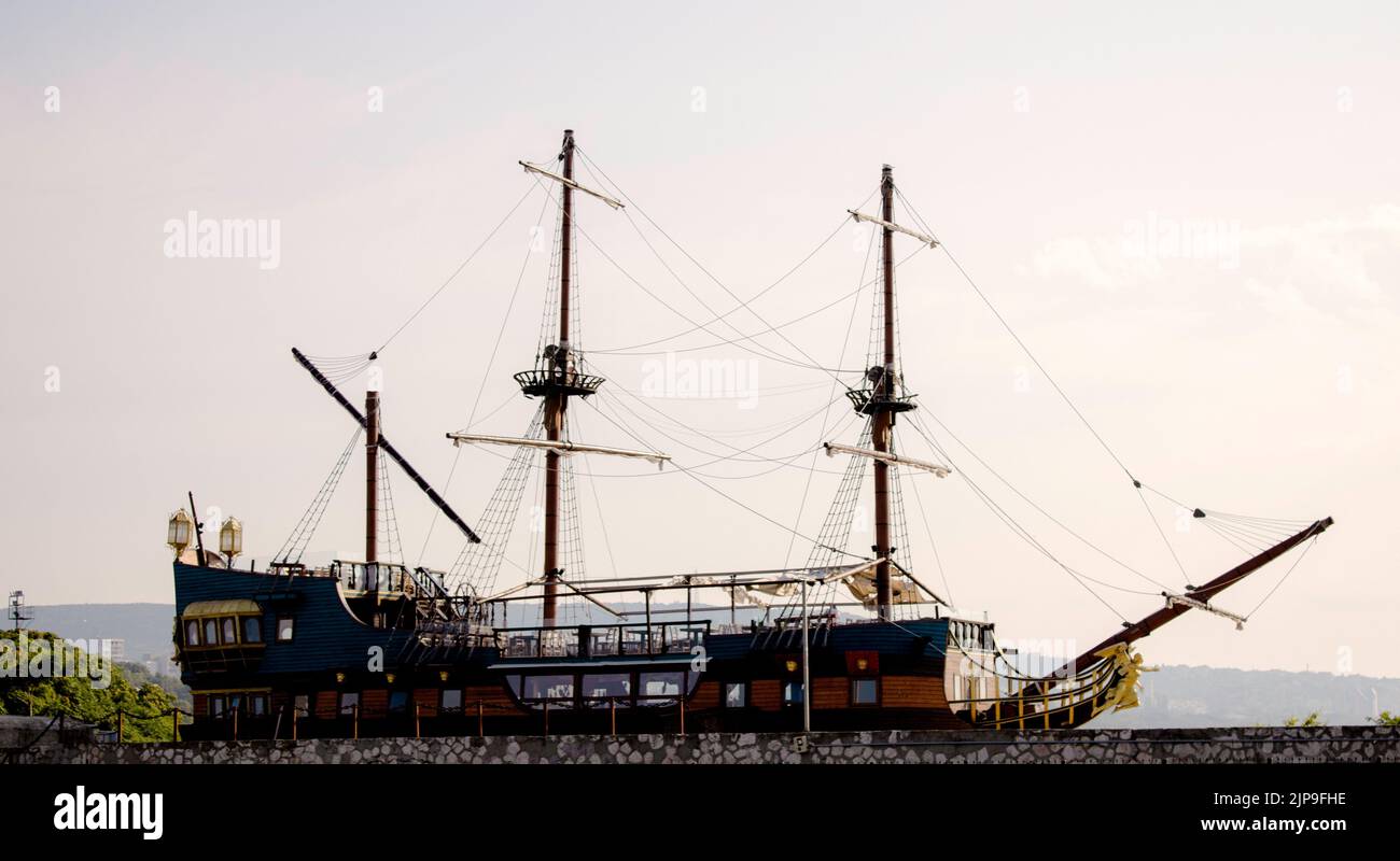 A sailing ship with taut sails hi-res stock photography and images - Alamy