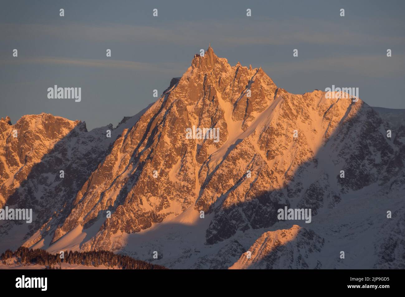 A beautiful scenery of the extensive Mont Blanc mountain range in the ...