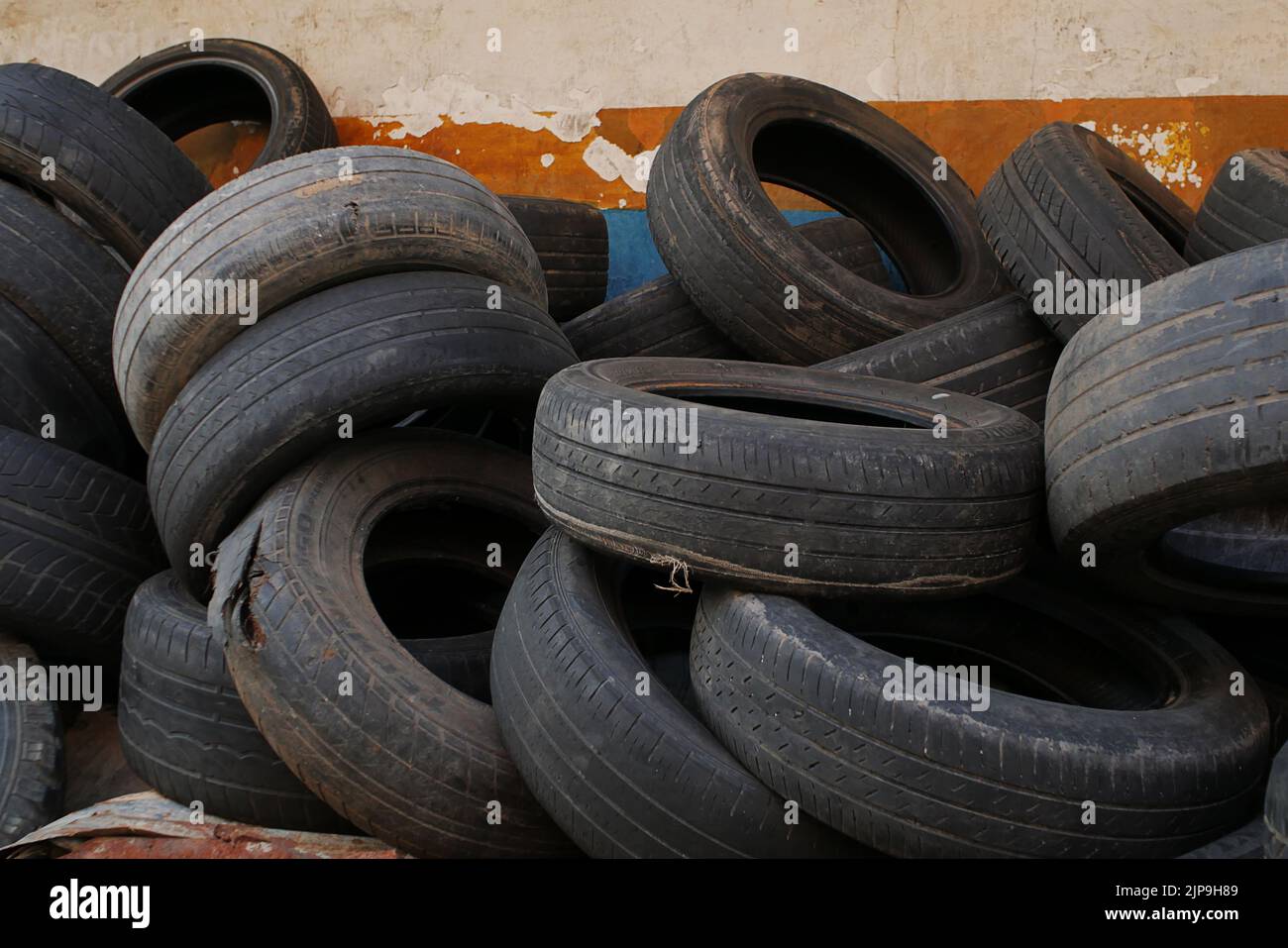 The heap of used old tires Stock Photo - Alamy