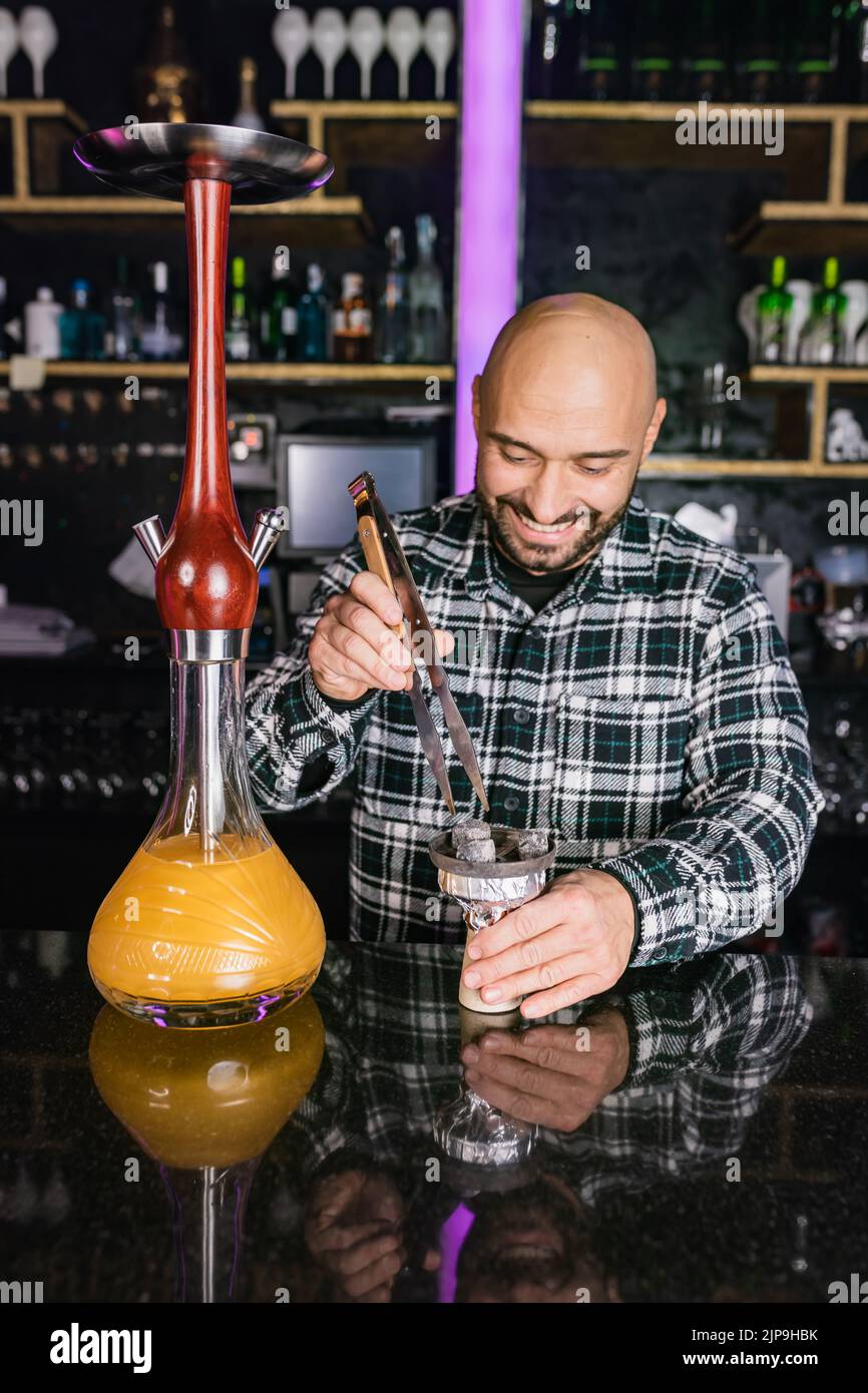 Shisha kohle hi-res stock photography and images - Alamy