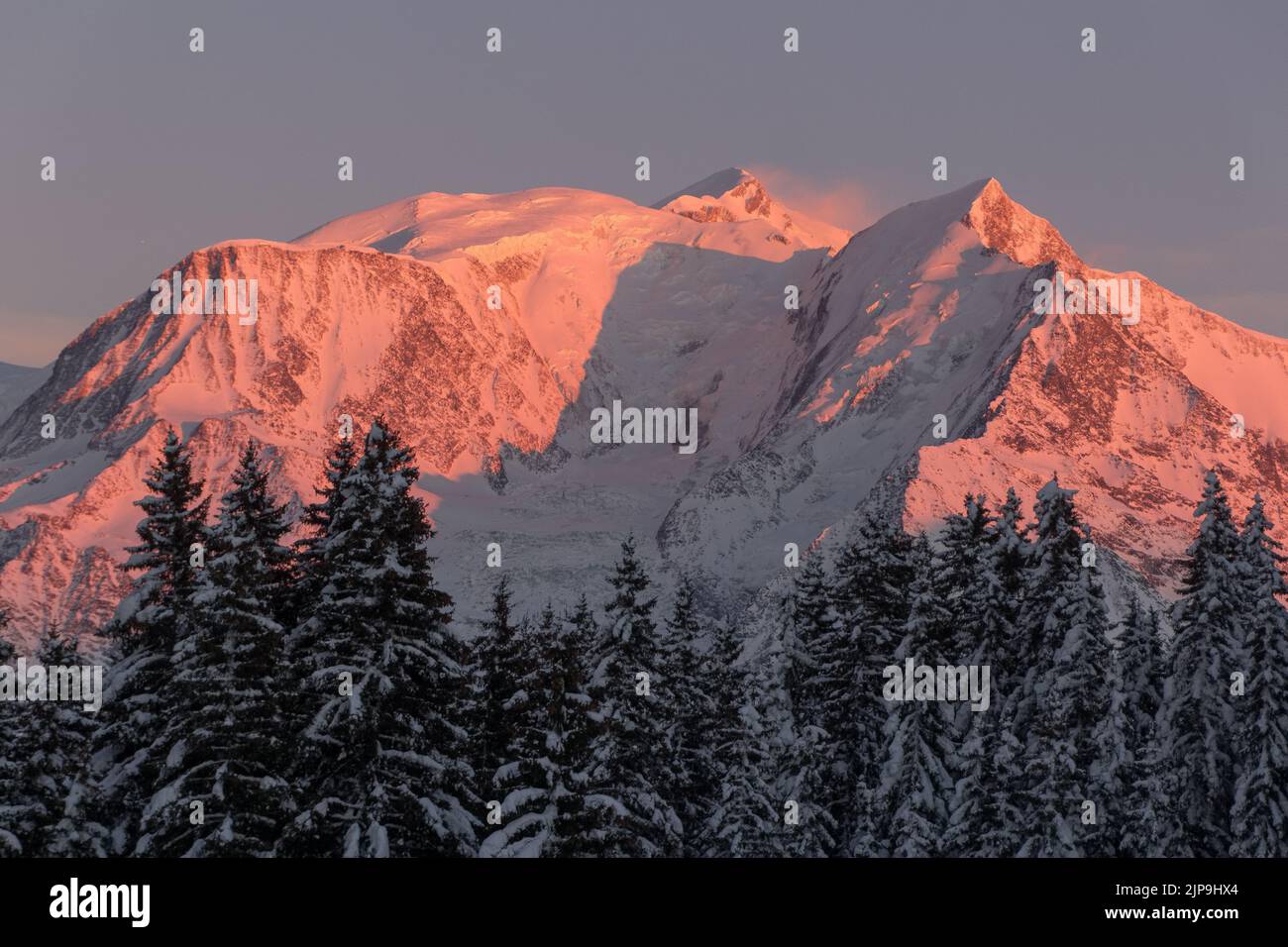 A beautiful scenery of the extensive Mont Blanc mountain range in the ...