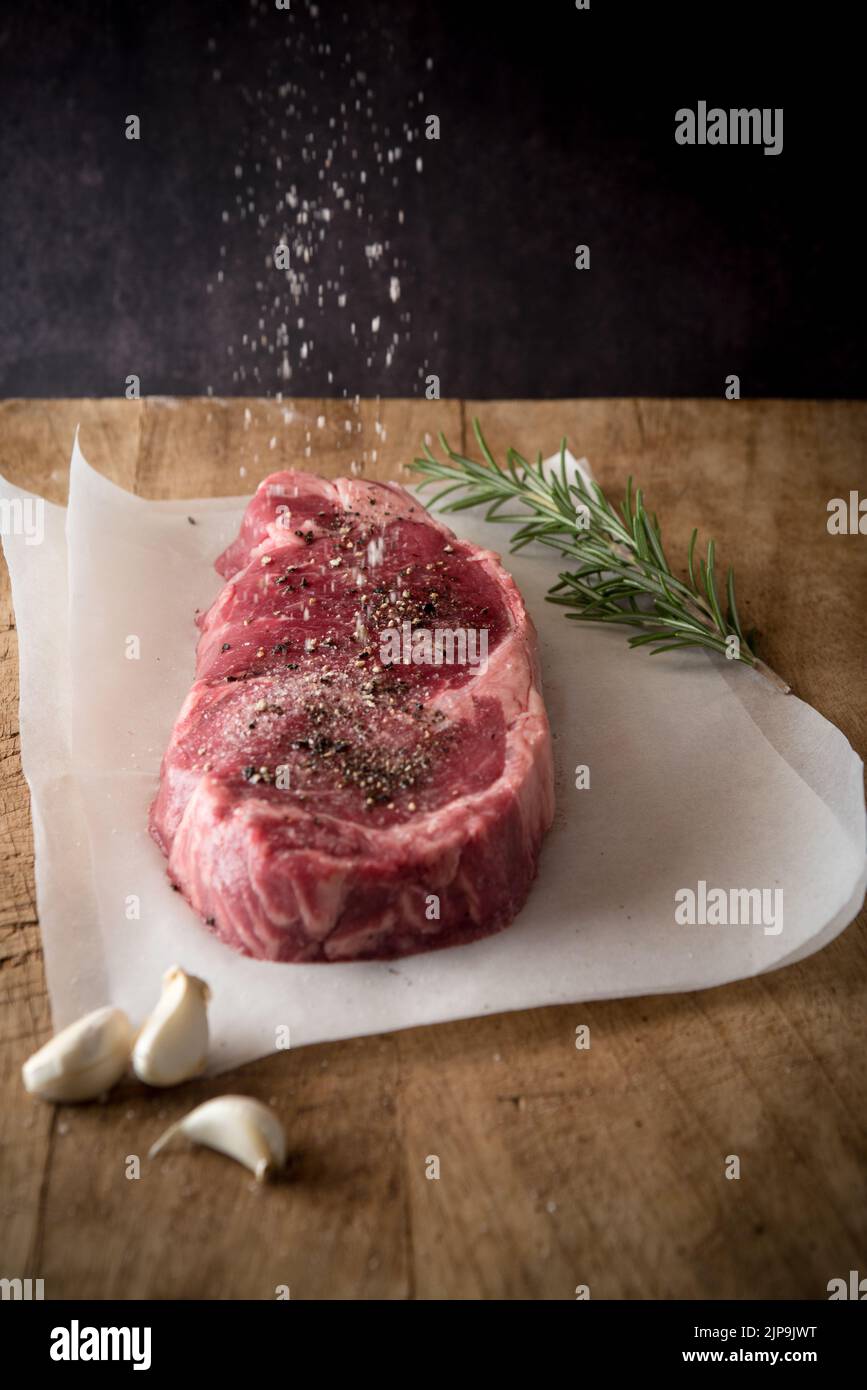 Sprinkle spices hi-res stock photography and images - Alamy