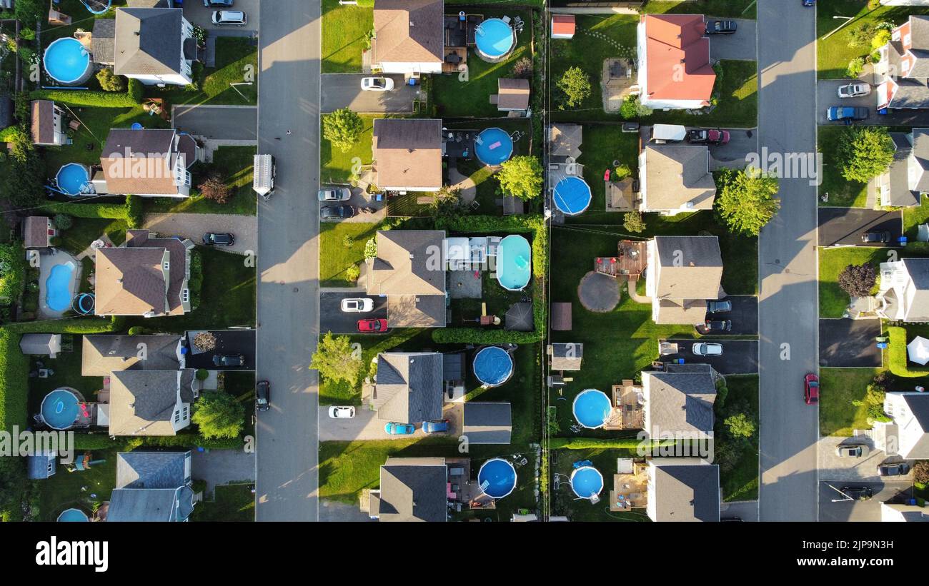 An aerial view of houses with swimming pools Stock Photo - Alamy
